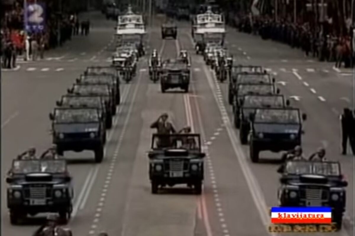 VOJNA PARADA KOJU JUGOSLAVIJA PAMTI: Ovako je 1985. JNA demonstrirala ...