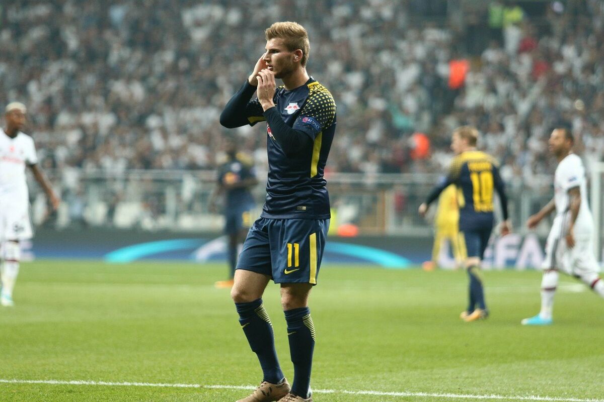 Smejali su mu se kad je tražio da izađe iz igre jer mu smeta buka na stadionu! Ali razlog za to ...