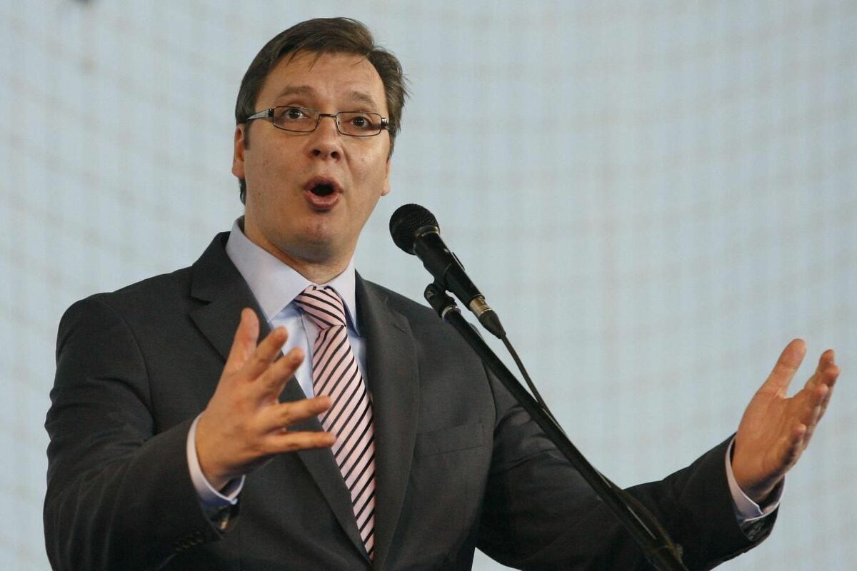 NIŠTA NIJE SMEŠNO, KOKEZU TREBA DA SLAVITE! Aleksandar Vučić pohvalio ... NIŠTA NIJE SMEŠNO, KOKEZU TREBA DA SLAVITE! Aleksandar Vučić pohvalio ...