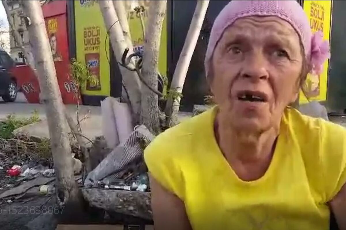 KAD SAM GLADNA JA ODEM U CRKVU KOD POPA I MOLIM DA MI DA DA JEDEM! Ova ... KAD SAM GLADNA JA ODEM U CRKVU KOD POPA I MOLIM DA MI DA DA JEDEM! Ova ...