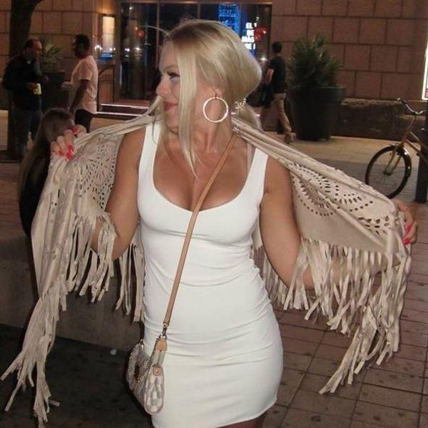 VERENIK JOJ JE PUCAO U GLAVU PA SE UBIO! BILA JE I ĆELAVA! Glumica se oporavila, izgleda bolje ...