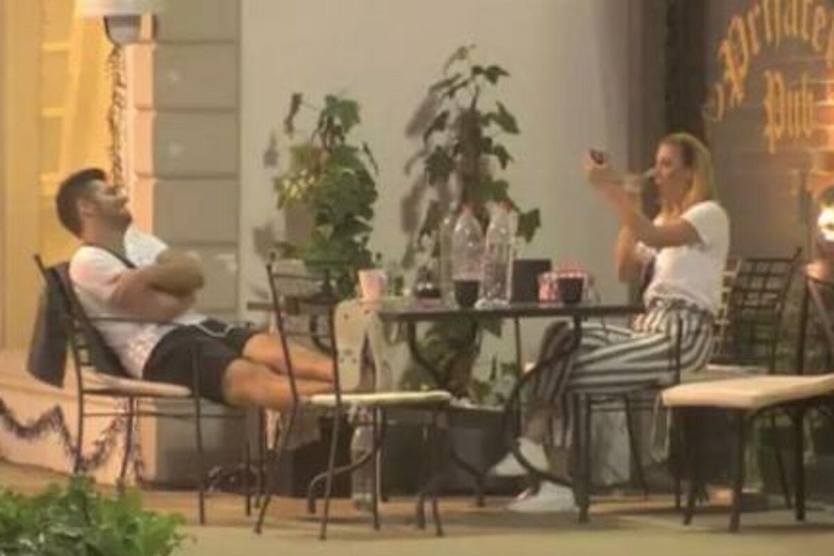 PRISETILA SE SE*SA SA MIKIJEM! Nadežda Biljić otkrila kako su joj se NUDILI MUŠKARCI i šta su ...