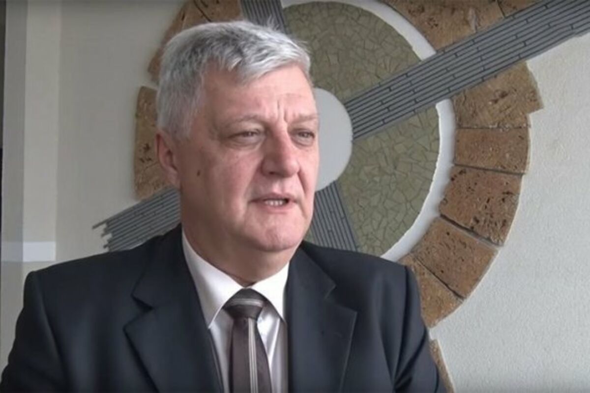 CEO VRH OPŠTINE POŽEGA UHAPŠEN ZBOG KORUPCIJE: Priveden predsednik ...