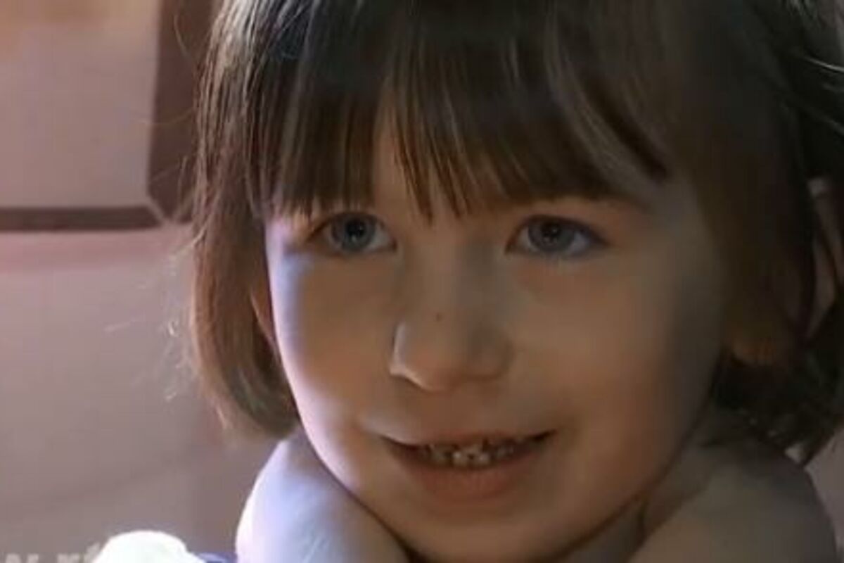 NAĐA (6) OD KAD ZNA ZA SEBE JEDE MAST I HLEB! Živi u kolibi, a podižu ...