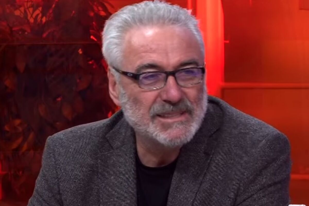 RASKRINKAN! KRIJE JE KAO ZMIJA NOGE! OVO JE ŽENA BRANIMIRA NESTOROVIĆA ... RASKRINKAN! KRIJE JE KAO ZMIJA NOGE! OVO JE ŽENA BRANIMIRA NESTOROVIĆA ...