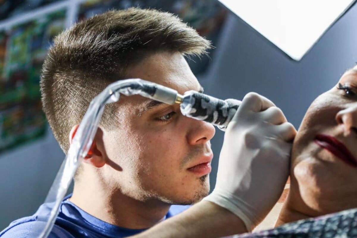 ESPRESO.CO.RS NA TETOVIRANJU KOD FILIPA RELJIĆA! O zadruzi ...