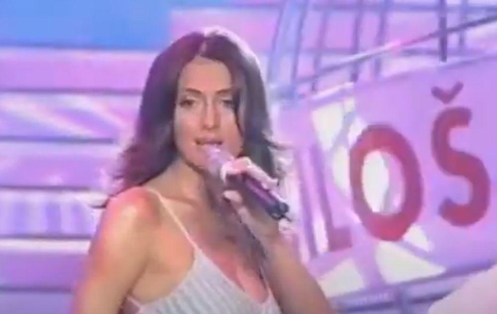 PEVAČICA PRE SVIH PLASTIČNIH OPERACIJA! Evo kako je IZGLEDALA Emina Jahović pre 18 godina! (FOTO)