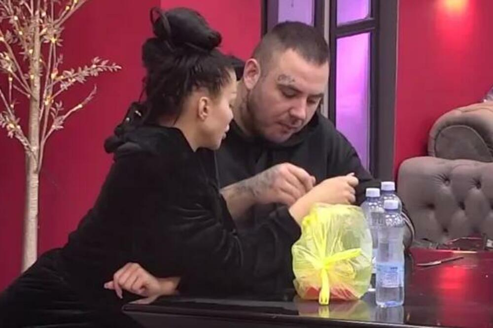 POKRADENA MAJA! CAR SUMNJA NA NJIH DVE: Haos u najavi! (VIDEO)