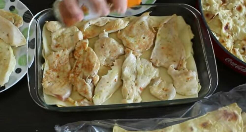 Recept za mlince sa piletinom i prelivom od dve vrste pavlake