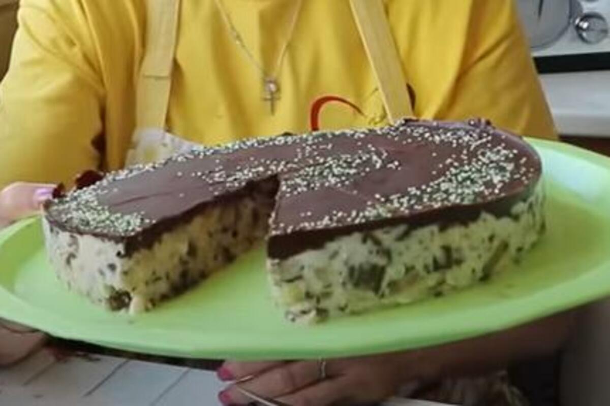 BAKA PODELILA RECEPT ZA TORTU SA PIŠKOTAMA: Gotova je za 15 MINUTA ...