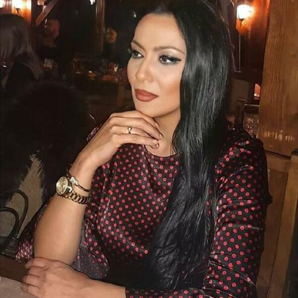 OVA FATALNA CRNKA JE STARIJA SESTRA SEKE ALEKSIĆ! Niko nije imao pojma ... OVA FATALNA CRNKA JE STARIJA SESTRA SEKE ALEKSIĆ! Niko nije imao pojma ...