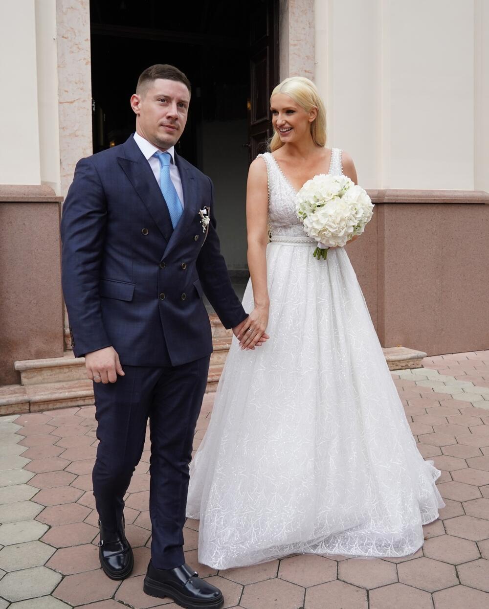 Istina o Anji Mit | Media