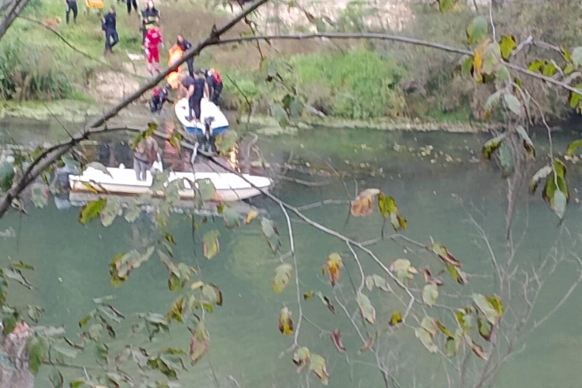 SLIKE SA LICA MESTA! STRAHUJE SE DA IMA MRTVIH KOD OVČAR BANJE! Oko 20 ljudi upalo u reku kad je ...