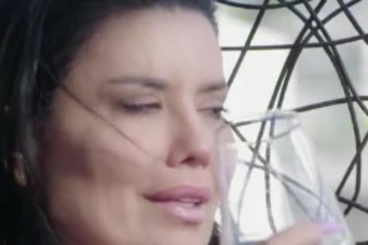 Alis Adaktar lije suze