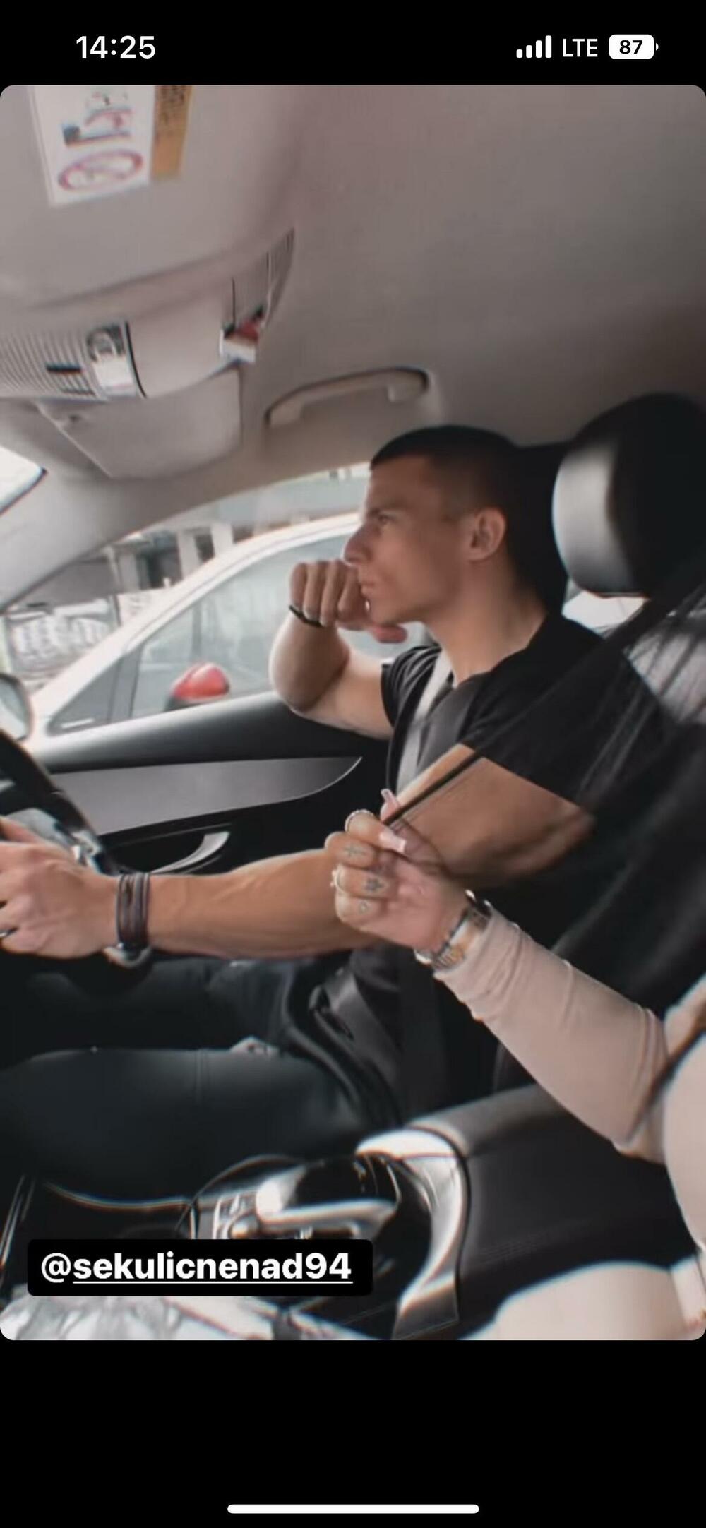 Anđela Veštica promenila prezime | Media