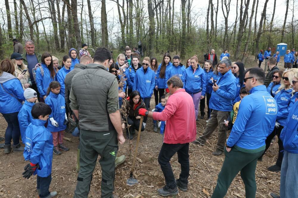 „ZASADI DRVO“ NASTAVLJA DA OBARA REKORDE: SRBIJA BOGATIJA ZA POLA ... „ZASADI DRVO“ NASTAVLJA DA OBARA REKORDE: SRBIJA BOGATIJA ZA POLA ...