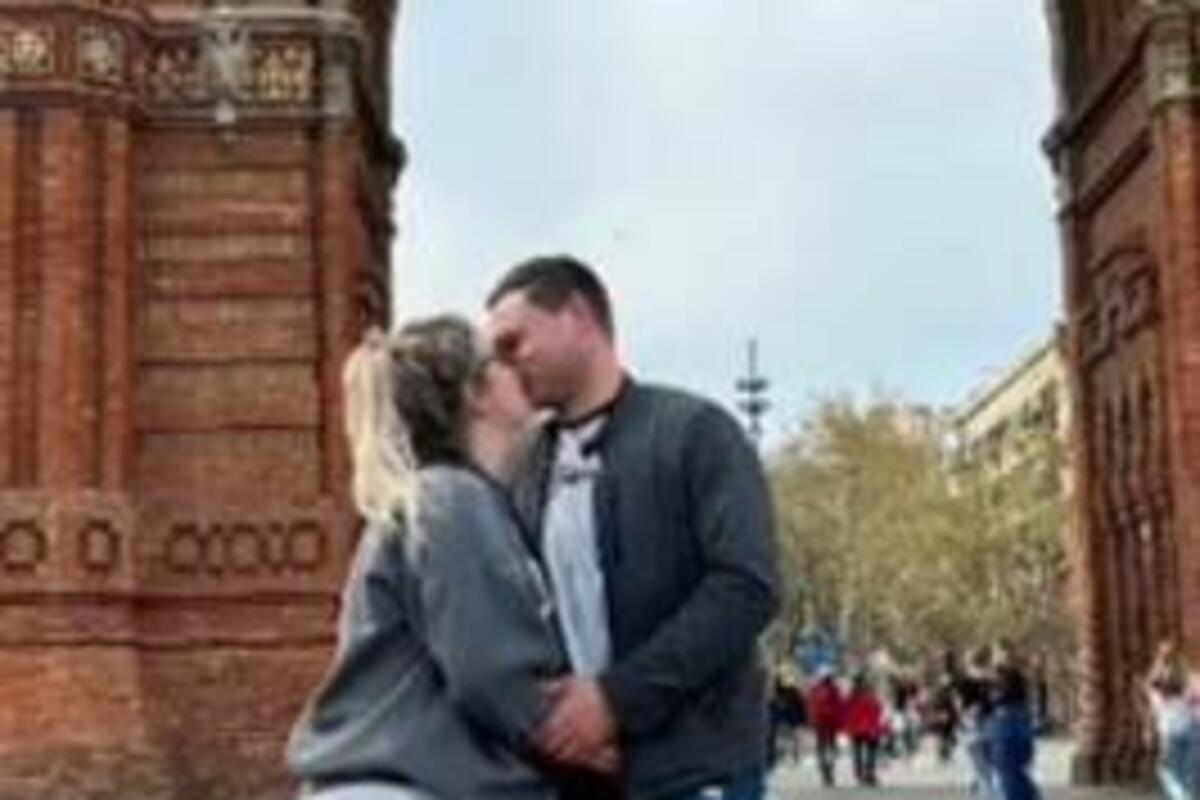 Momak, devojka i trudna žena