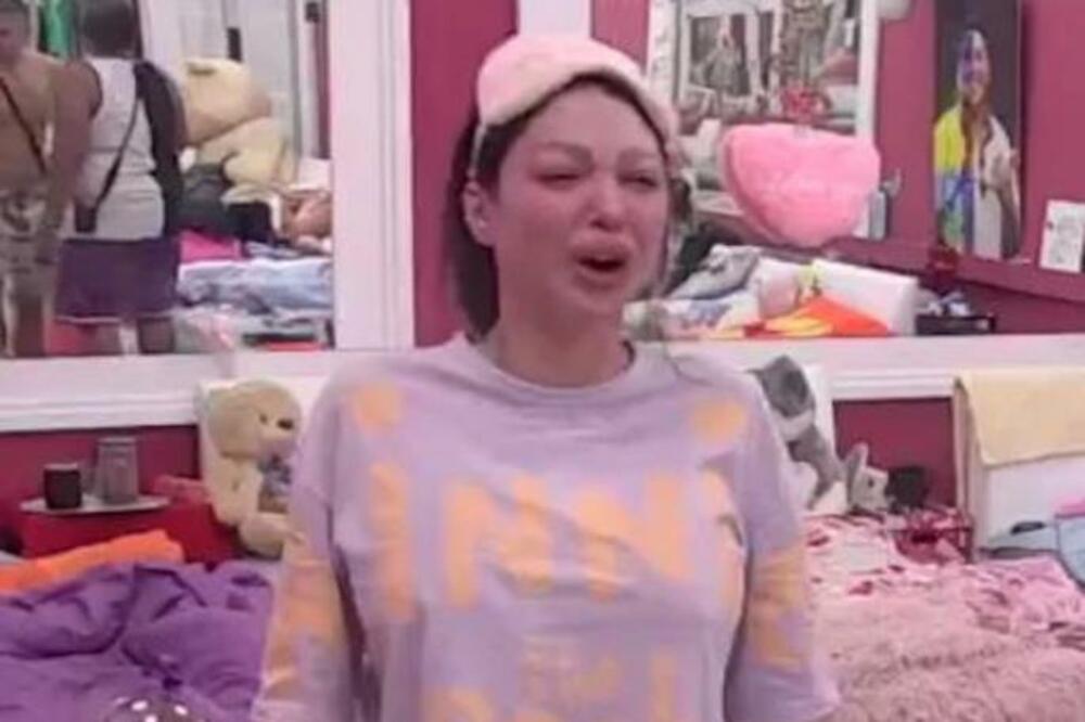 Maja Marinković plače