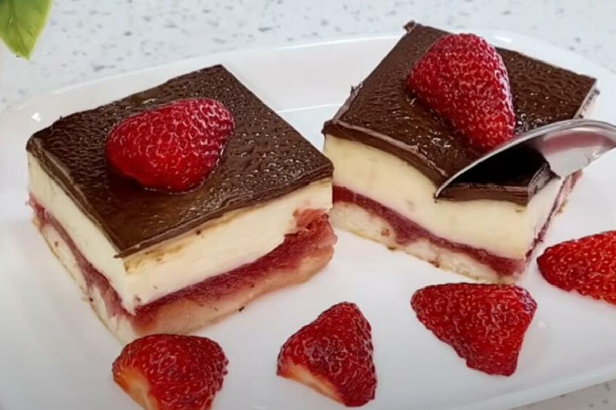 Ledene kocke sa jagodama