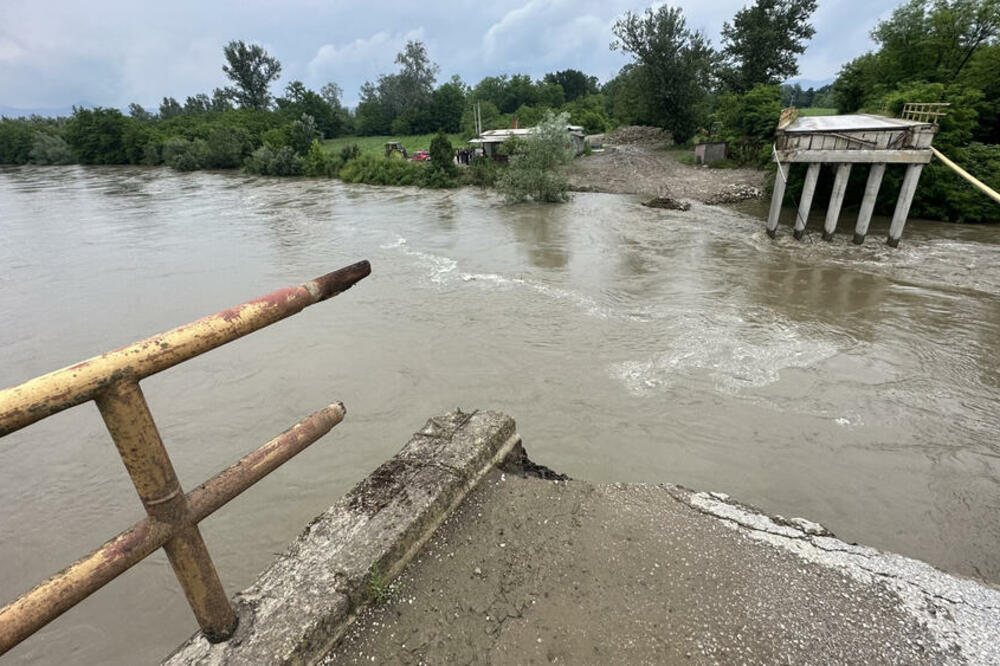 Izlilase Zapadna Morava kod Čačka