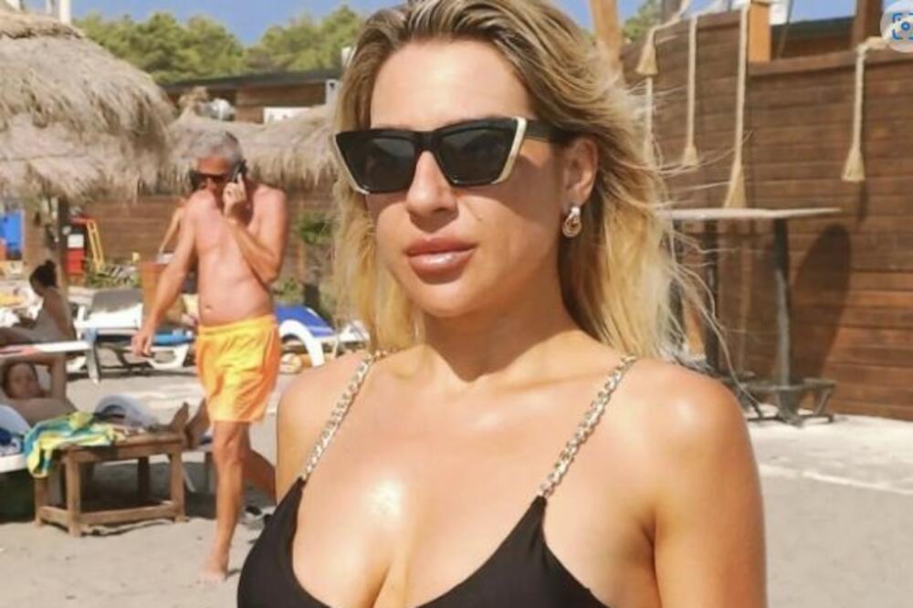 Vreli ples Jovane Jeremić na plaži