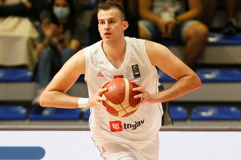 Nemanja Bjelica napadnut pred suprugom i decom