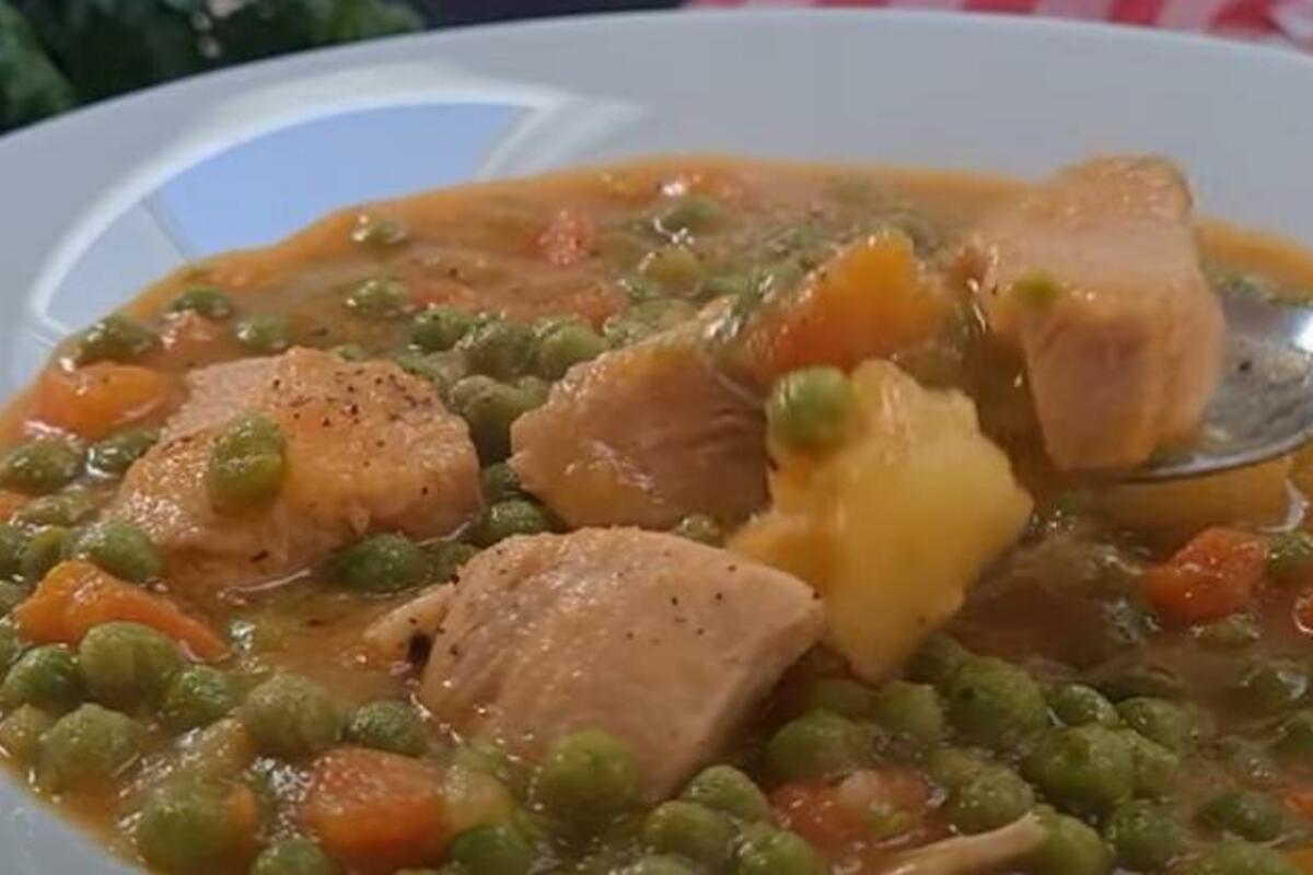 Grašak sa piletinom - najukusnije kuvano jelo po receptu starih domaćica