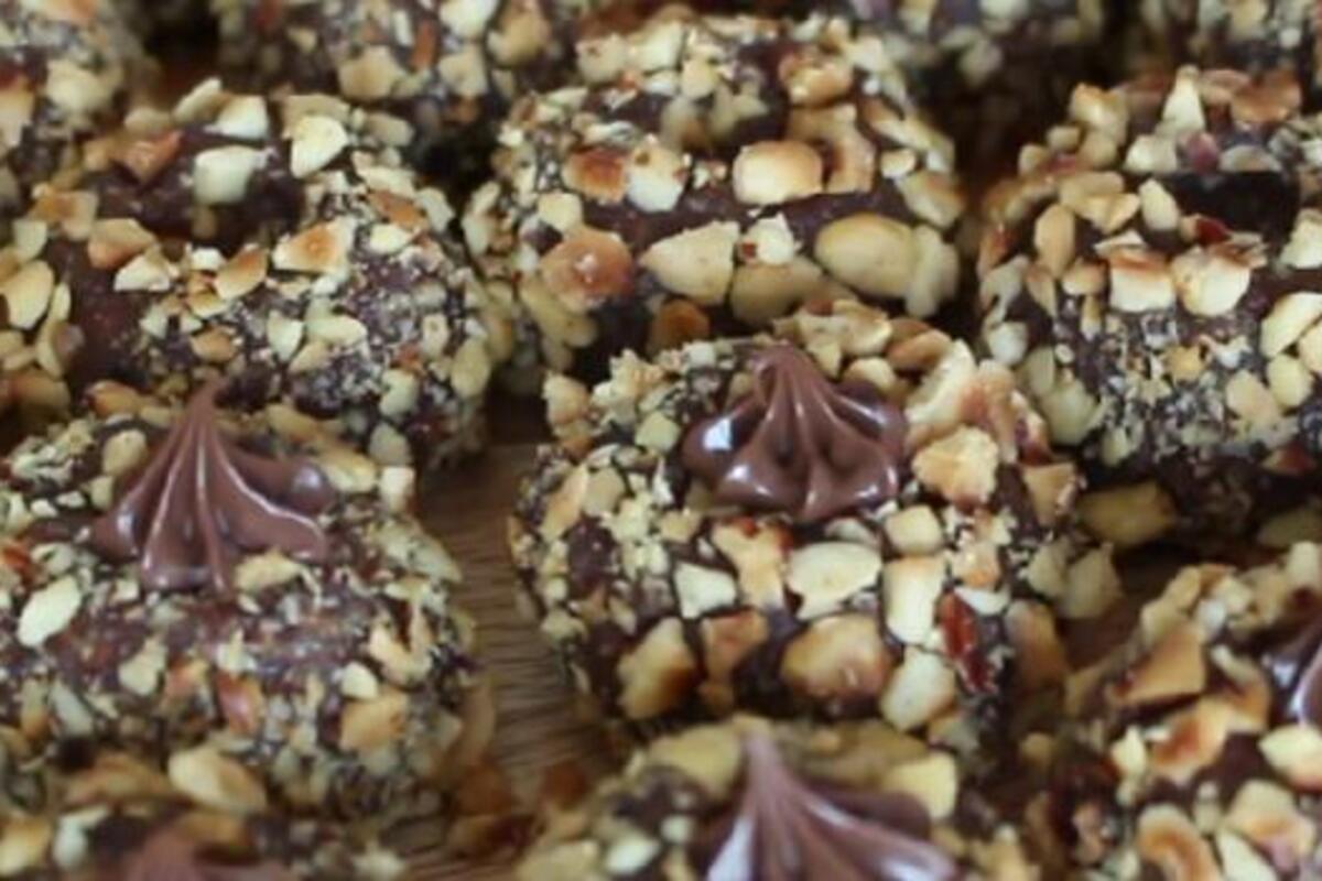 Najkremastiji sitni kolač za Svetog Nikolu - posna lešnik gnezda za ...