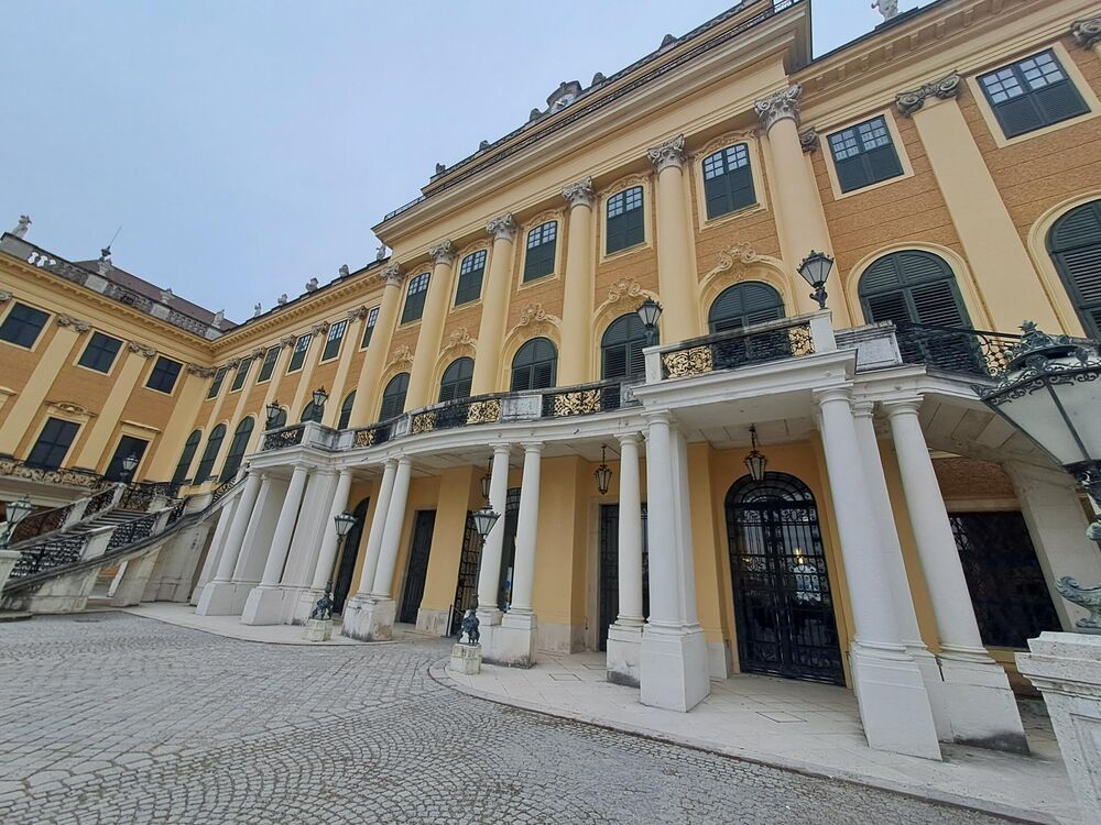 Cene umetničkih dela na Božićnom marketu u Beču