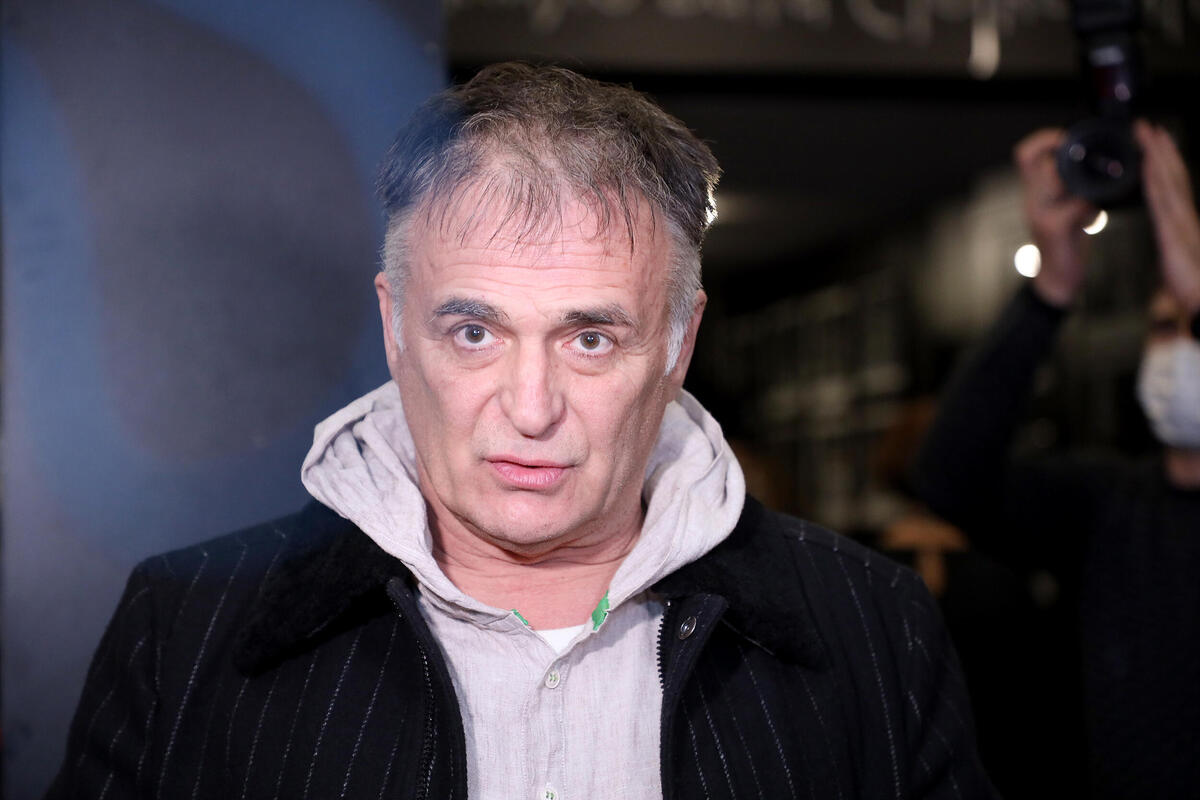 Branislav Lečić neprepoznatilj sa sedom bradom