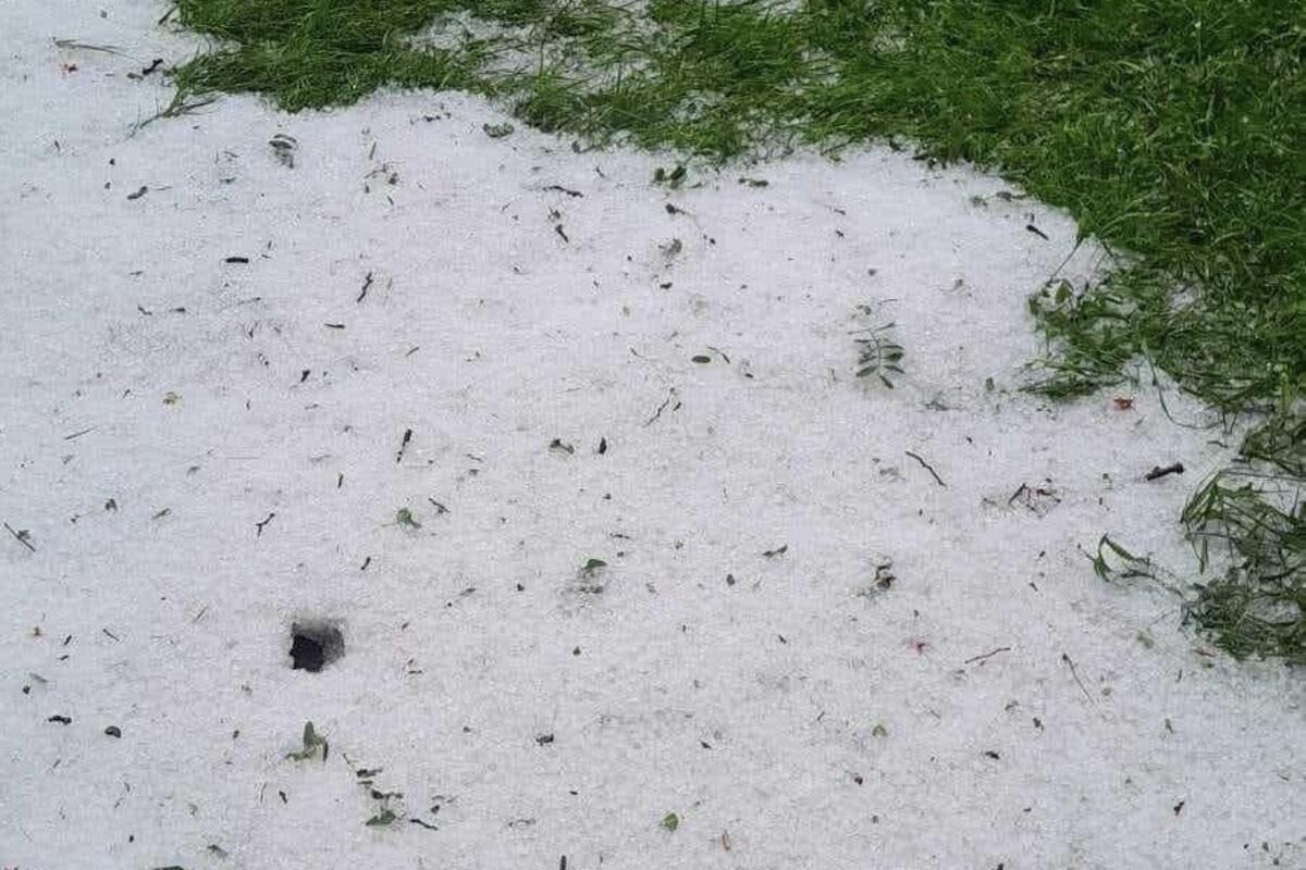 Jak grad pogodio sela u opštini Topola - građani u strahu (FOTO)