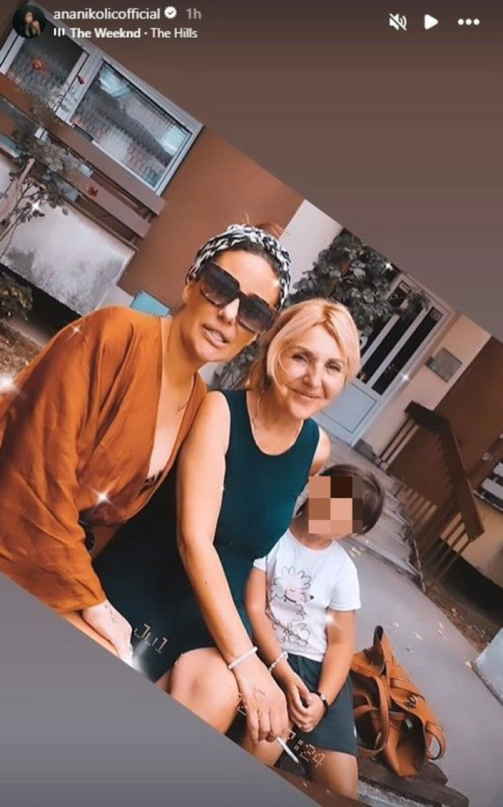 Ana Nikolić objavila fotografiju sa majkom