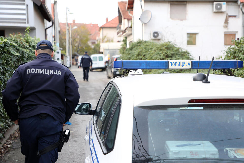 Pokrenuta istraga protiv devojke koja je kolima udarila drugu devojku Pokrenuta istraga protiv devojke koja je kolima udarila drugu devojku