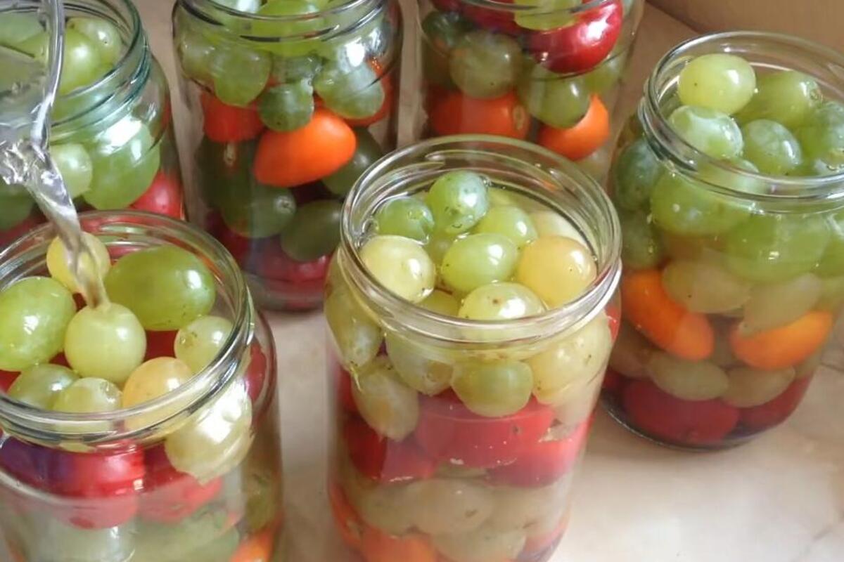 Ljuto grožđe u tegli - neobična zimnica koja ide uz pečenje