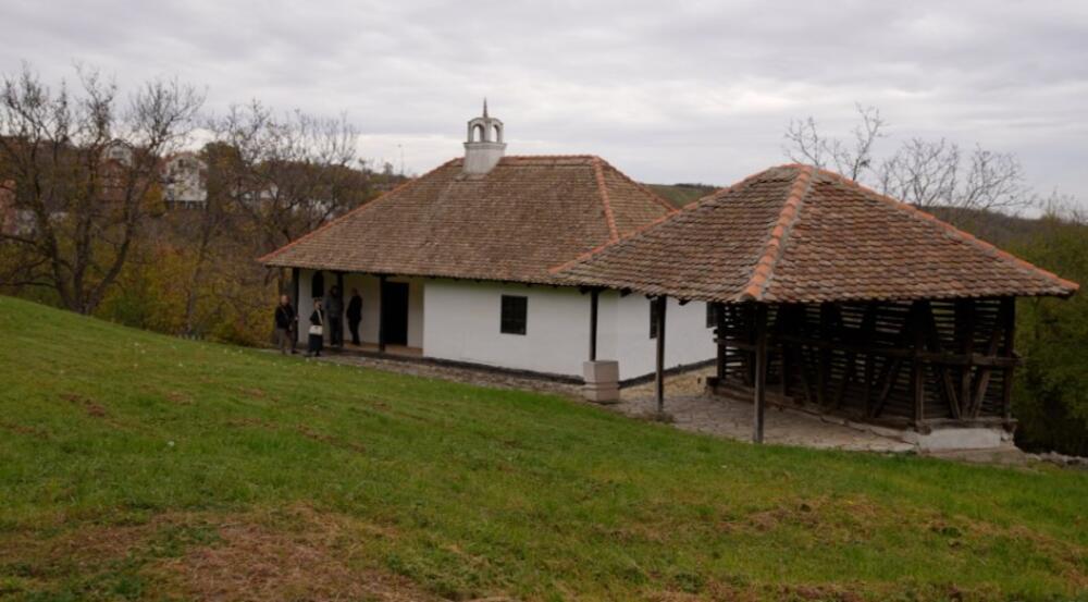 Ovo je rodna kuća jednog od najpoznatijih srpskih vojvoda: Pogledajte ...