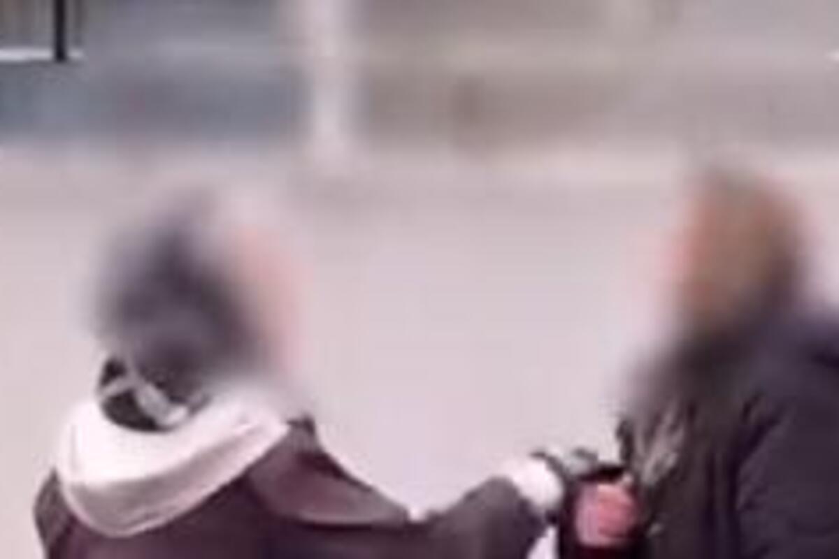 Snimak starica koje se svađaju u Leštanima