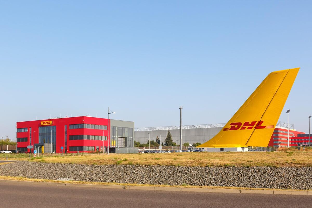 DHL otušta 8.000 ljudi! Nemački gigant pravi drastične rezove, šalju ljude na ulicu preko noći